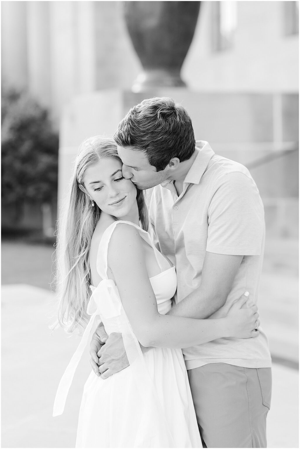 Kansas City Engagement Portraits at Nelson Atkins Museum for Kate ...